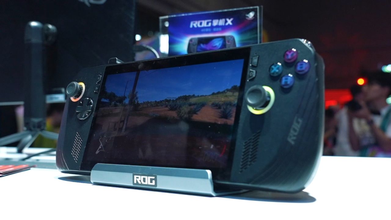 ROG参展BW2024，多款重磅产品亮相，现场体验新一代ROG掌机X，内存续航大升级。_腾讯视频