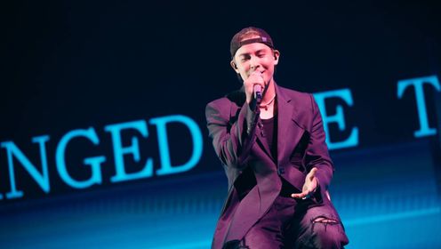 奔赴！万人现场_【纯享】step.jad依加《疲惫的爱》_腾讯视频