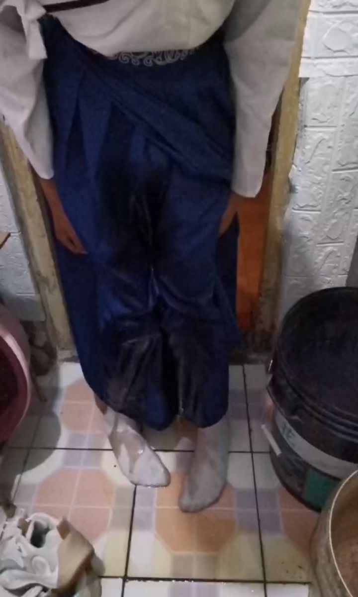 演出完带子解不开，尿裤子了_腾讯视频