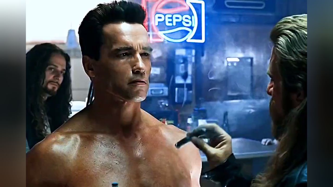 难以超越的科幻经典形象T-800，这单手换弹也太帅了吧_高清1080P在线观看平台_腾讯视频