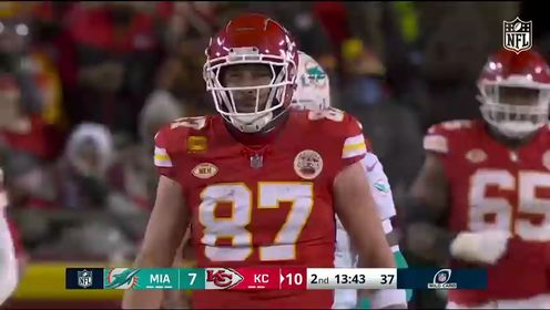 全景NFL_23/24赛季NFL季后赛：海豚7-26酋长_好甜啊！莓莓身穿87号球衣现身观众席为球队助阵_高清1080P在线观看平台_腾讯视频