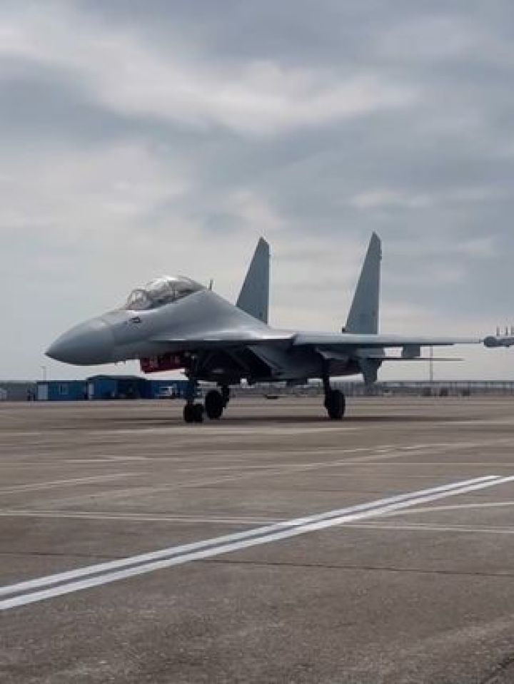 震撼原声！歼-16D抵达珠海参加中国航展#中国航展_高清1080P在线观看平台_腾讯视频