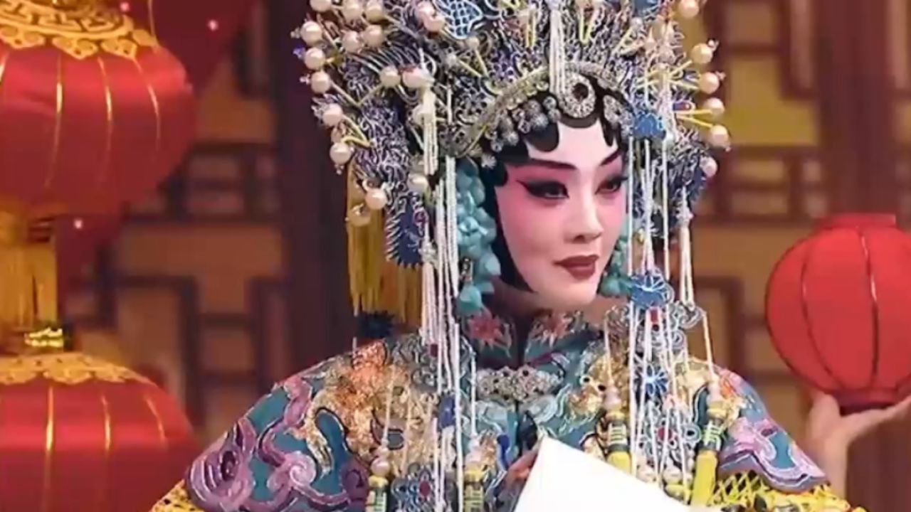 姜亦珊万晓慧同台亮相，献唱京剧《状元媒》，点燃观众对经典的热爱_高清1080P在线观看平台_腾讯视频